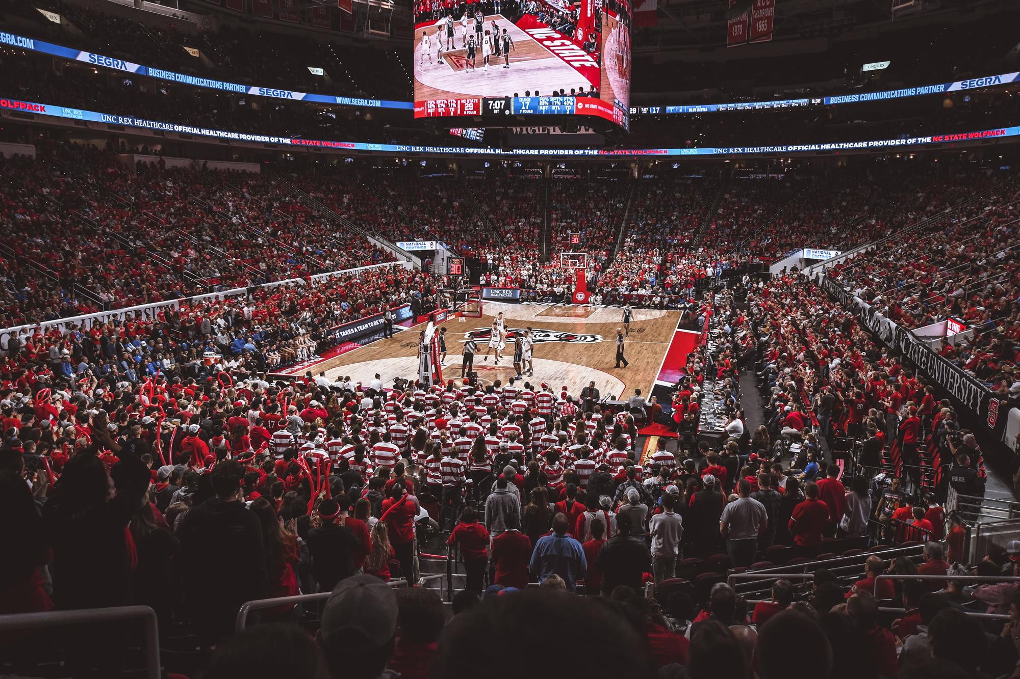 PNC Arena Home Of The Carolina Hurricanes The Stadiums Guide