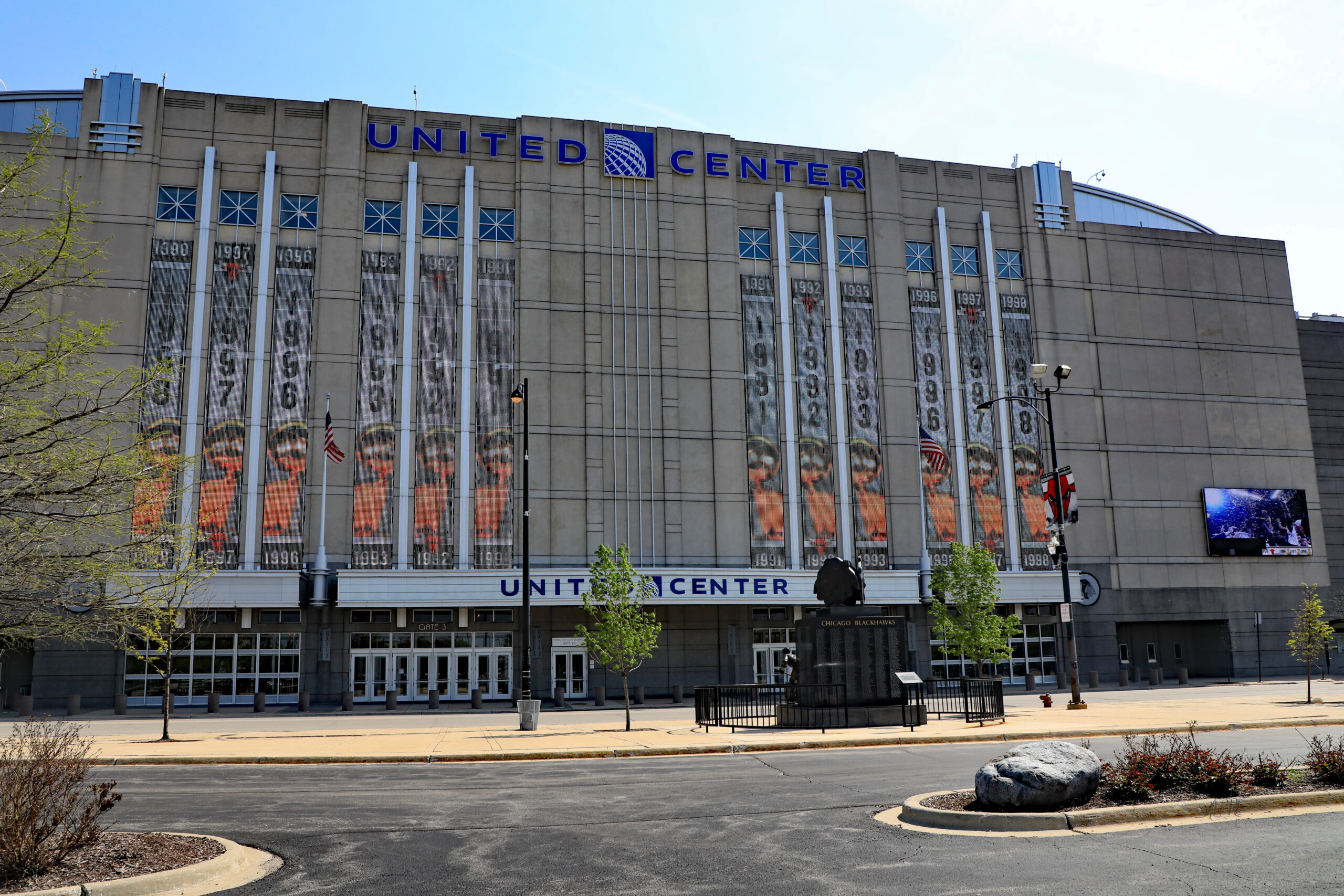 United Center: Home of the Chicago Bulls & Chicago Blackhawks - The ...