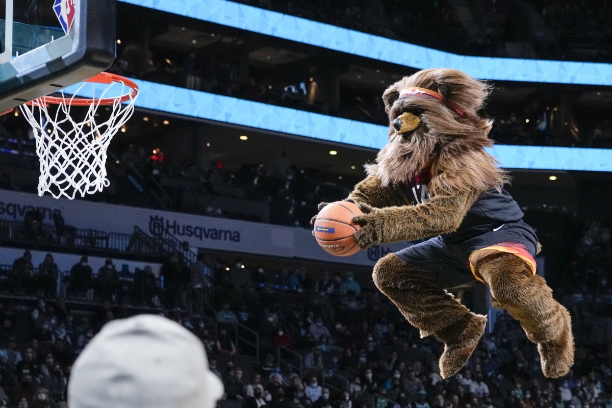Jazz Bear: Everything You Need to Know About the Utah Jazz Mascot - The Stadiums Guide